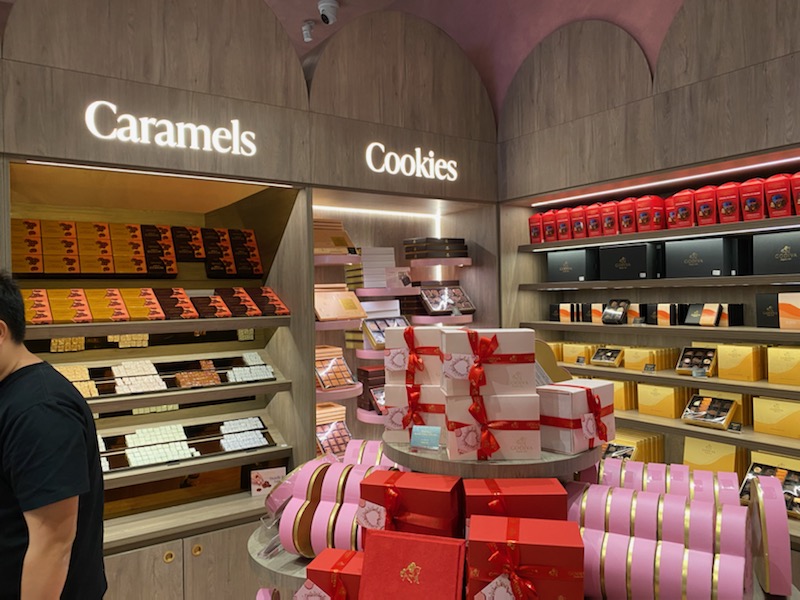 GODIVA Chocolate Chatswood Opens to Queues - North Sydney Living