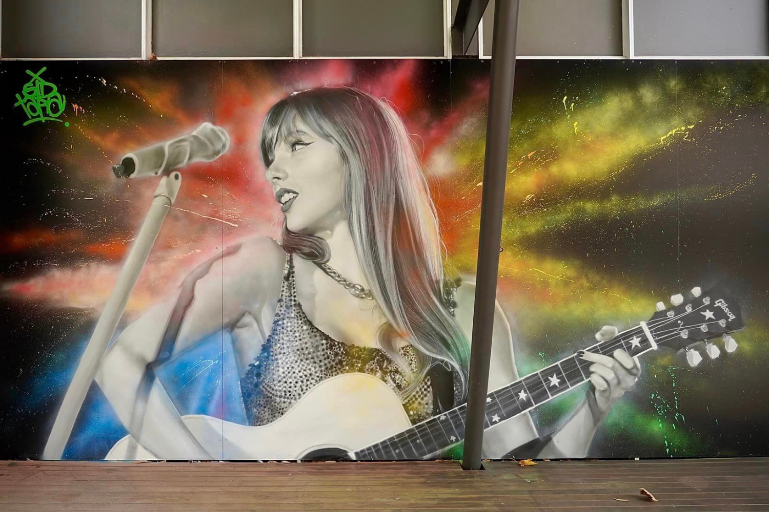 Huge Taylor Swift Mural Pops Up In Crows Nest! - Willoughby Living